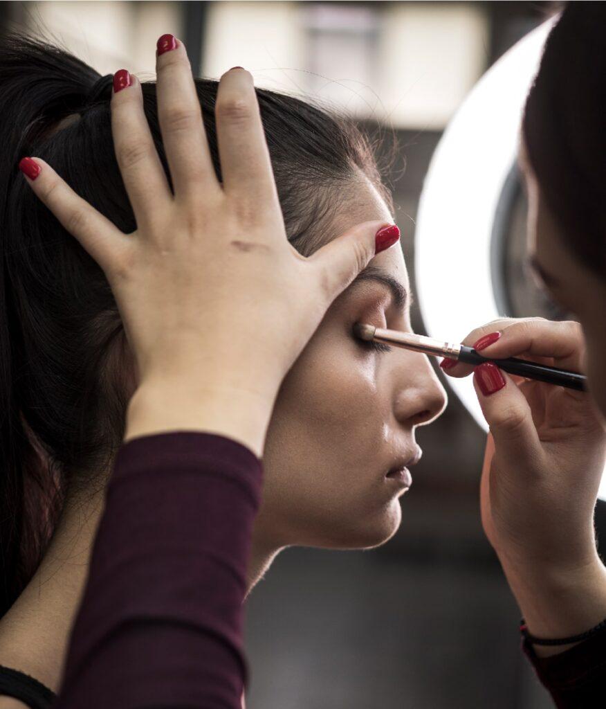 Level Up Course – Magazine & Commercial Shooting Makeup Training – APT ...